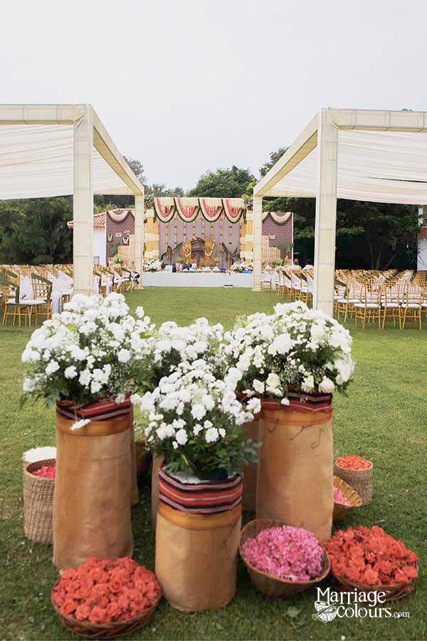 Traditional Outdoor Lawn Wedding Stage | Mandapam Decoration | Canopy ...